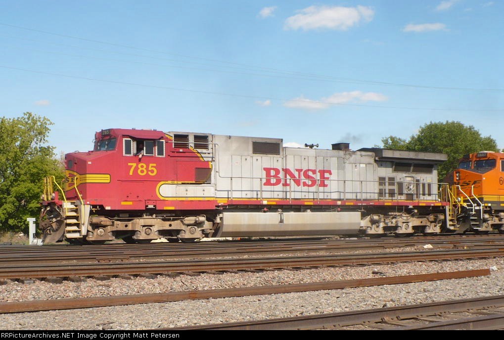 BNSF 785